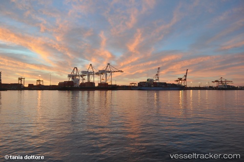 Fremantle (Port) - CARGOHOLIDAYS CARGO HOLIDAY VESSEL HOLIDAY SHIP ...